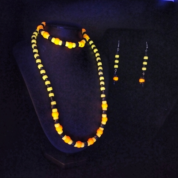 Jewelry | Glow Necklace | Poshmark